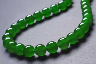 What Is Imperial Jade? The Definitive Guide To the Royal Gem