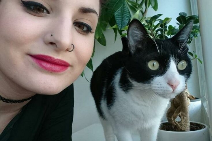 Nose piercing on both sides: Discover the Pros and Cons