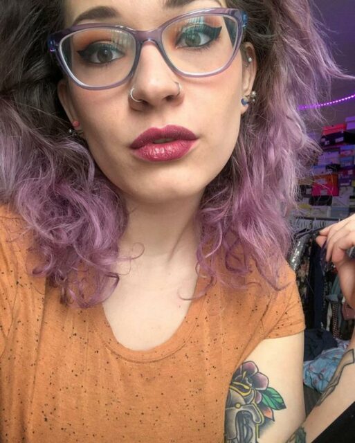 Nose piercing on both sides: Discover the Pros and Cons