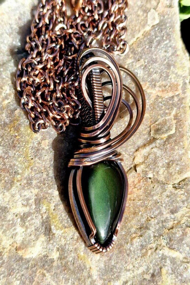 Rainbow Obsidian: Properties, Meaning and Healing Powers