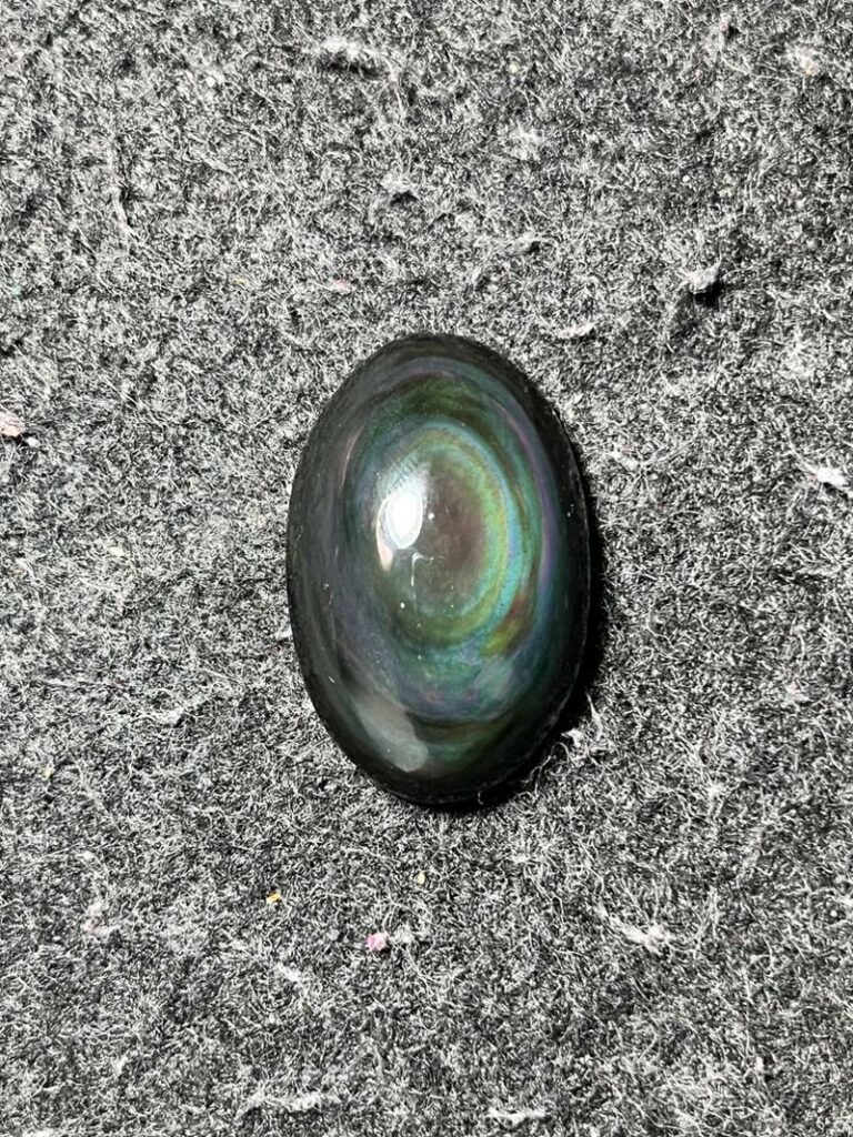 Rainbow Obsidian: Properties, Meaning and Healing Powers